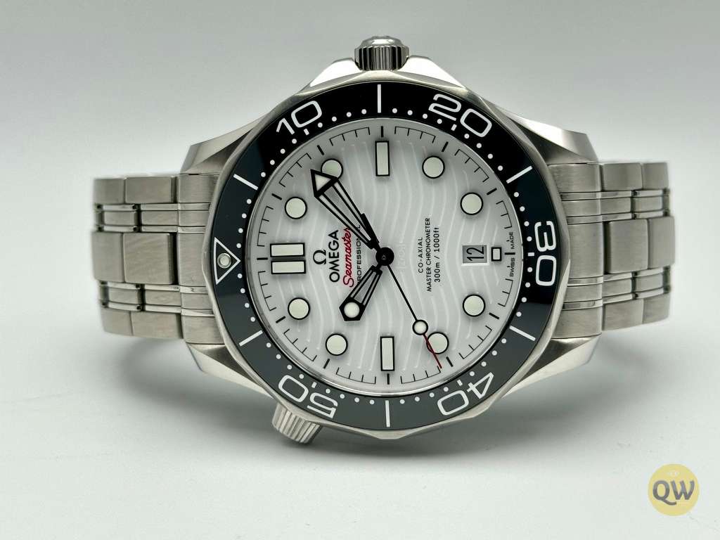 Omega Seamaster White Professional 300M Diver Co-Axial Master Chr